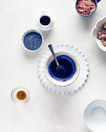 How to Make a Blue Butterfly Pea Flower Latte - Resplendent Kitchen